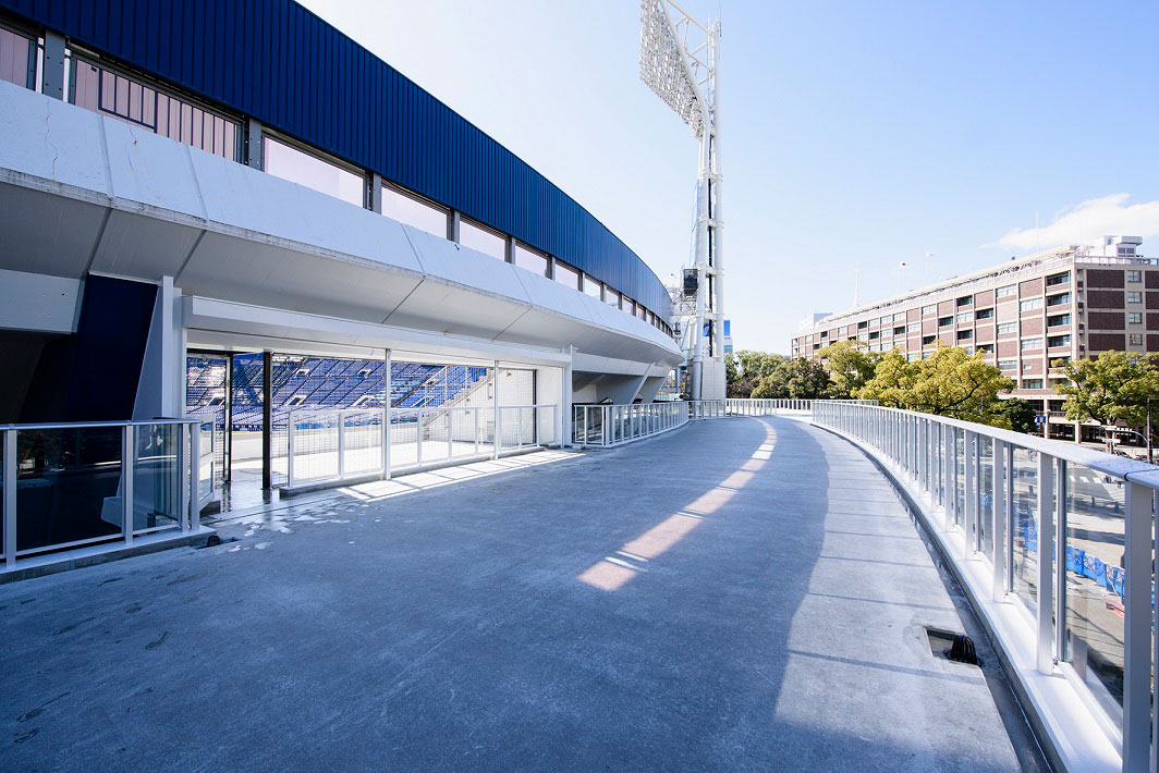 横浜スタジアム外周1周できるように「Yデッキ」拡張！非試合日は公園内通路として通行可 | はまこれ横浜